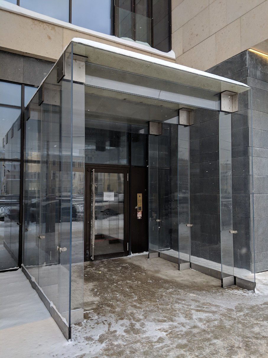 Glass arch or glass visor 3D model | CGTrader