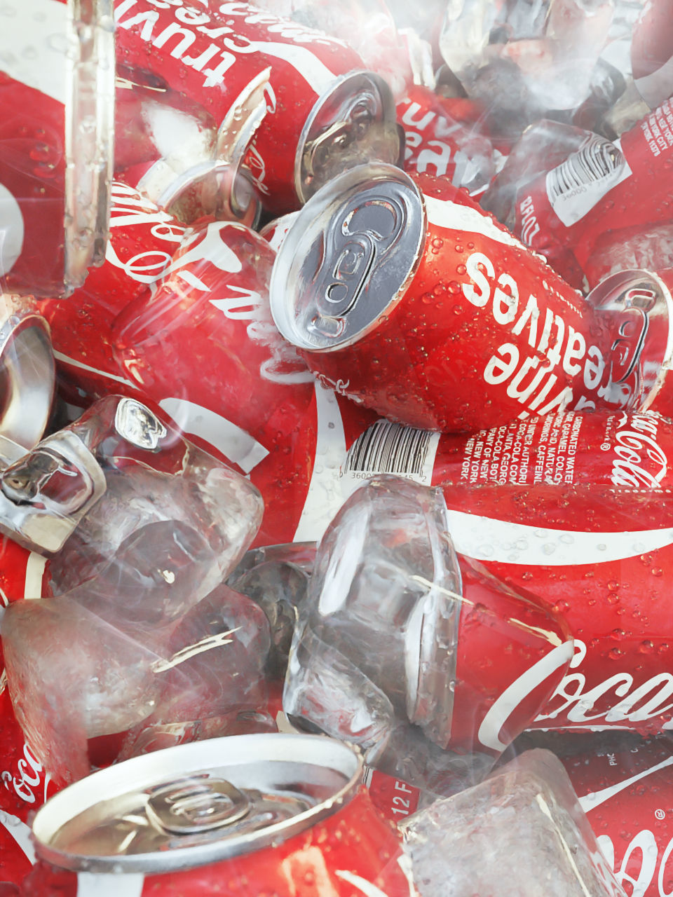 3D model Coke Can With Droplets VR / AR / low-poly | CGTrader