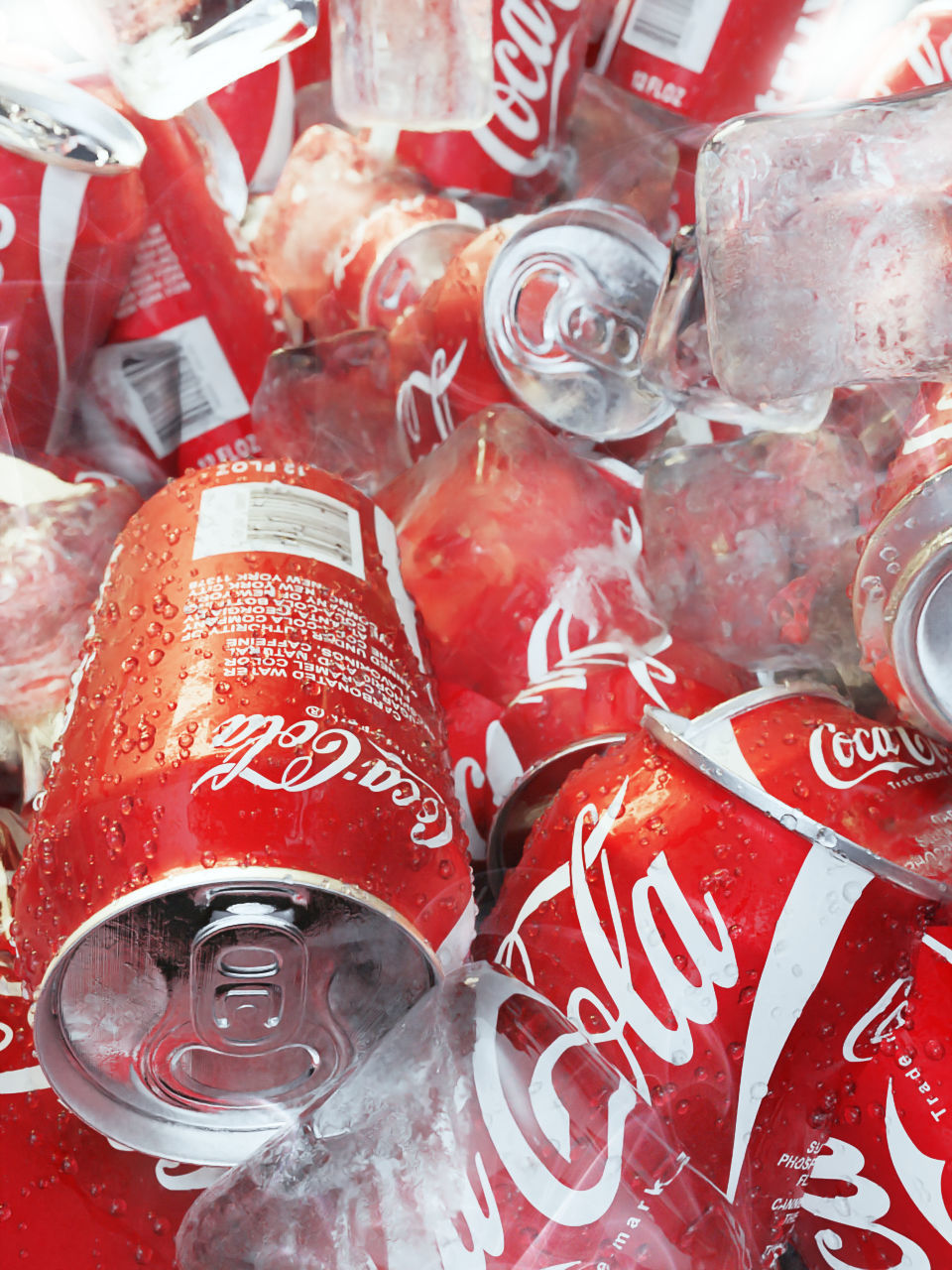 3D model Coke Can With Droplets VR / AR / low-poly | CGTrader