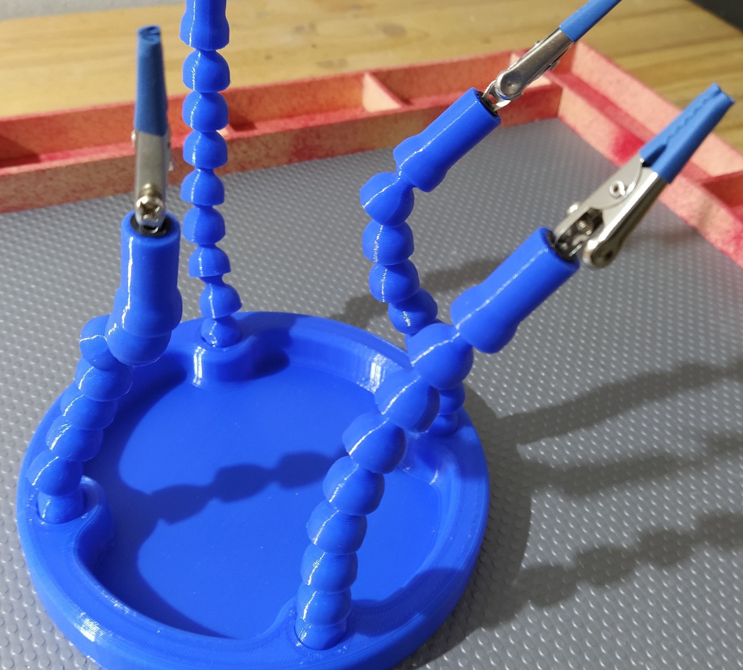 Flexible third hand 3D model 3D printable | CGTrader