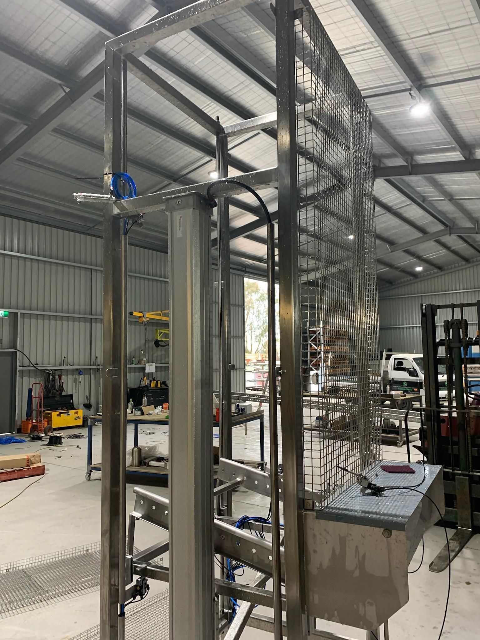 Box Lifter free 3D model animated | CGTrader