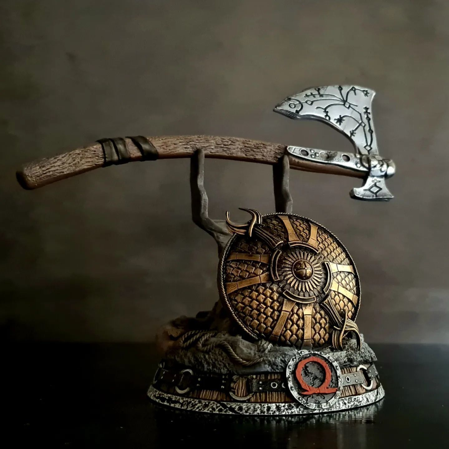 God Of War Controller Stand PS4 PS5 3D model 3D printable | CGTrader