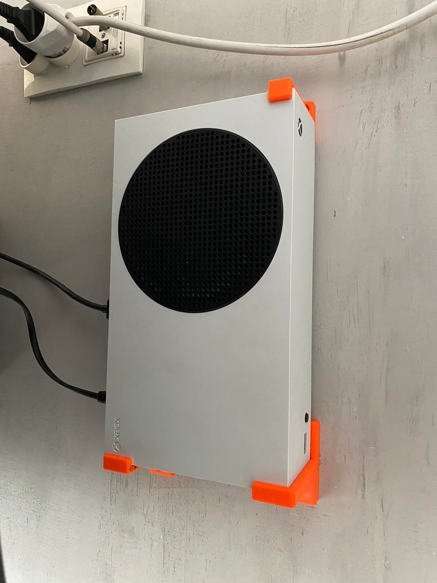 XBOX SERIES S SLIDE IN DOCK ON WALL 3D model 3D printable | CGTrader