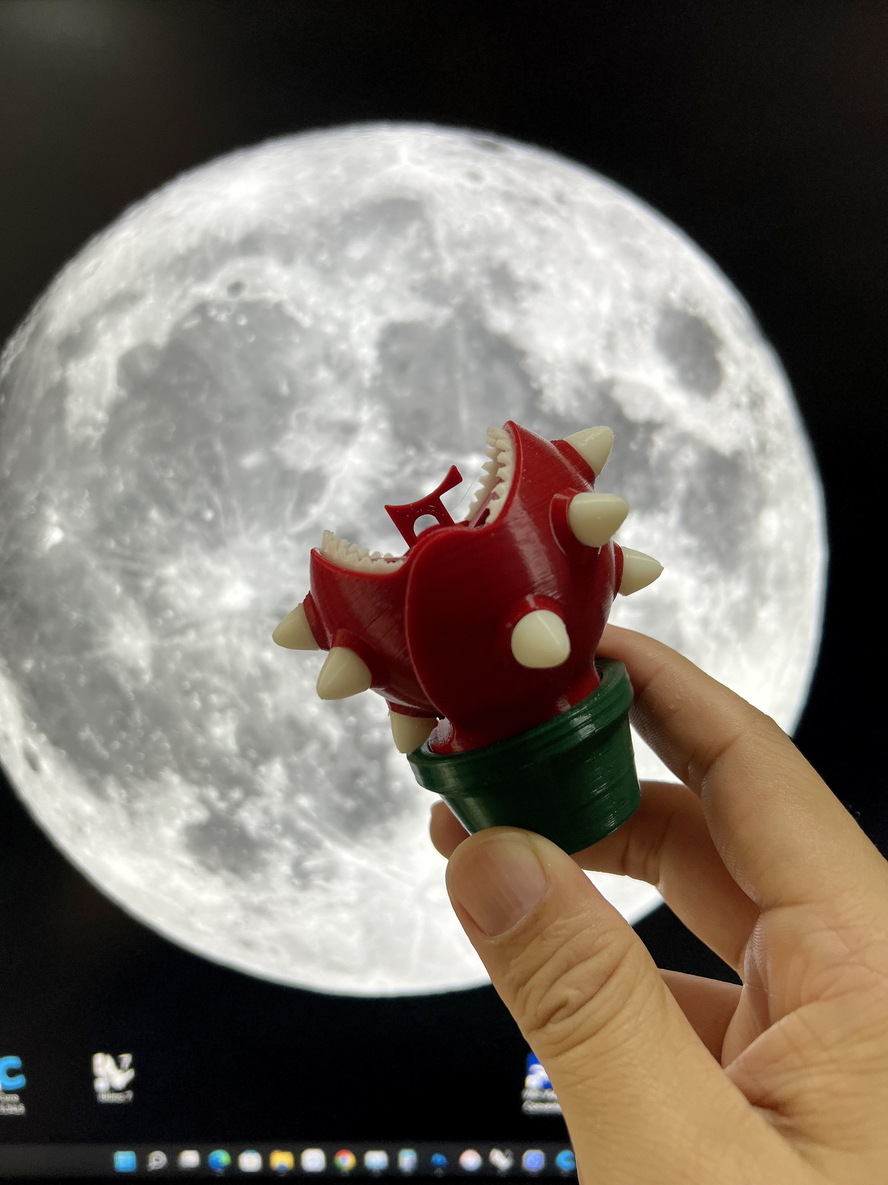 Chomper Flower Pen Holder 3D model 3D printable | CGTrader