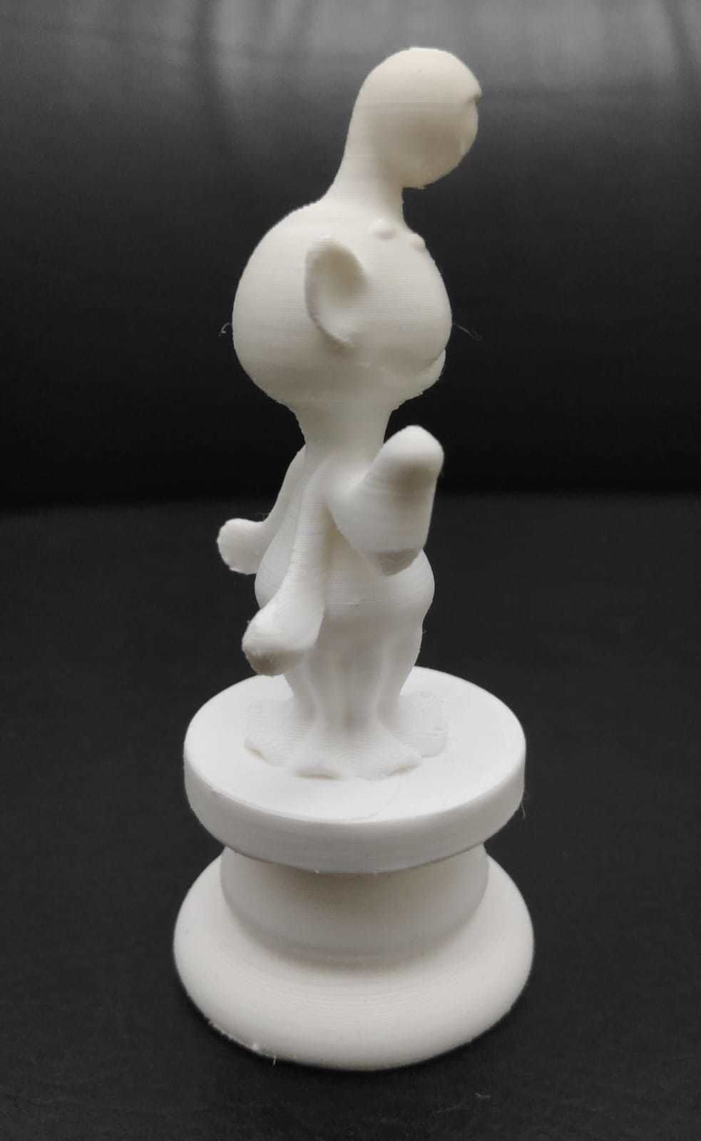 Space Chess - Alien Queen 3D model 3D printable | CGTrader