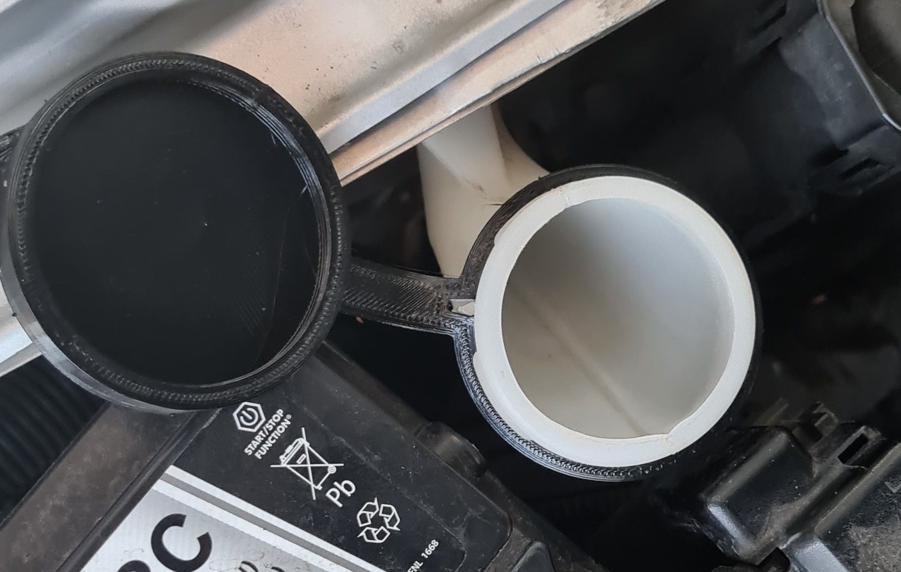 Navara D40 Windscreen Washer Cap 3D model | CGTrader