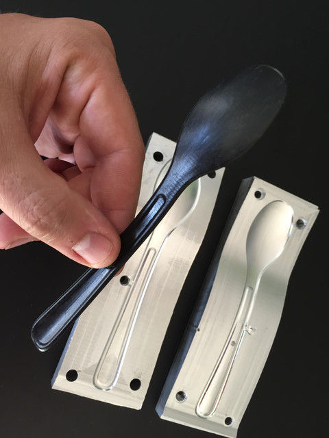 Plastic Spoon injection mold free 3D model | CGTrader