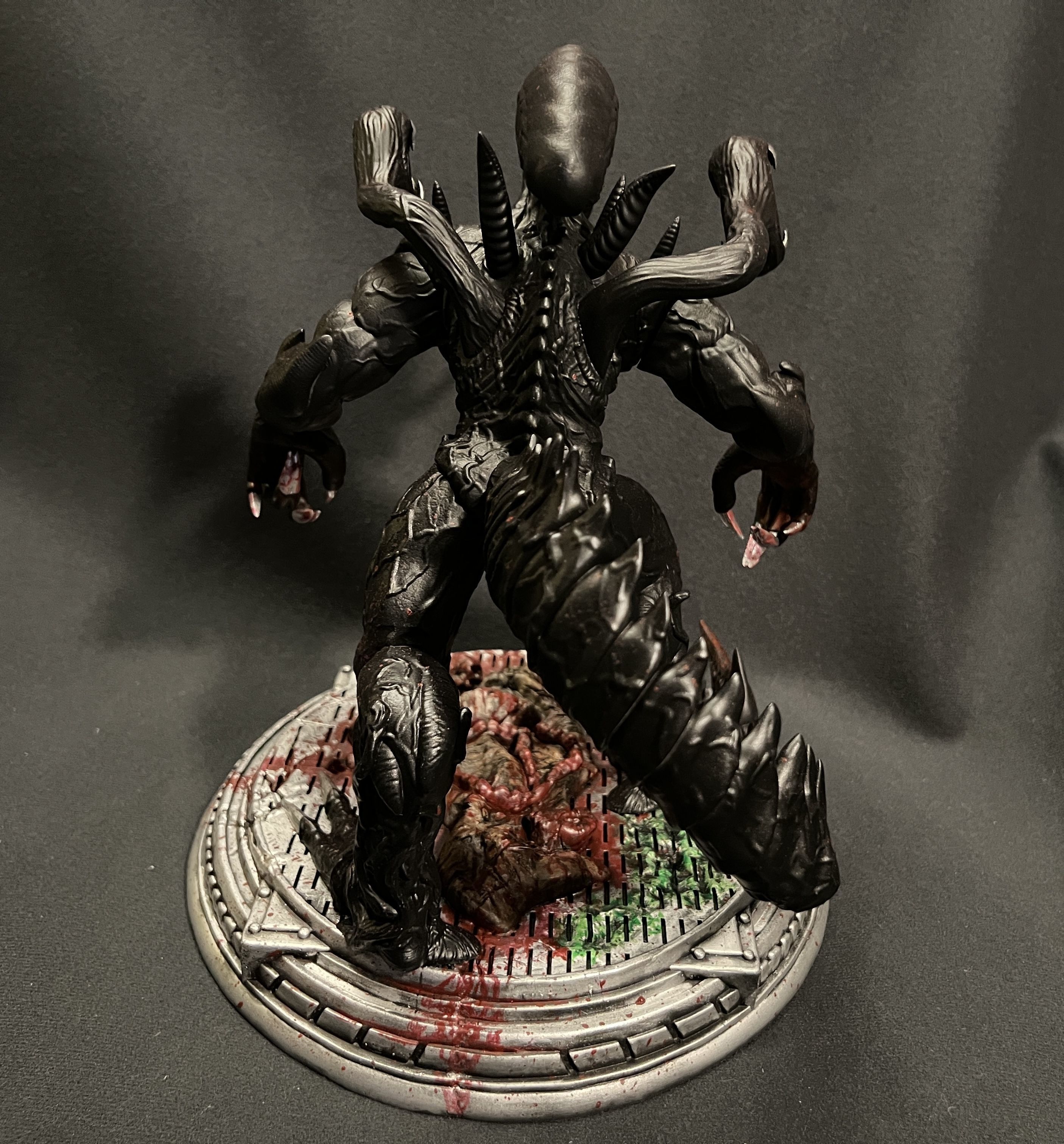 VENOMORPH alien statue free 3D model 3D printable | CGTrader