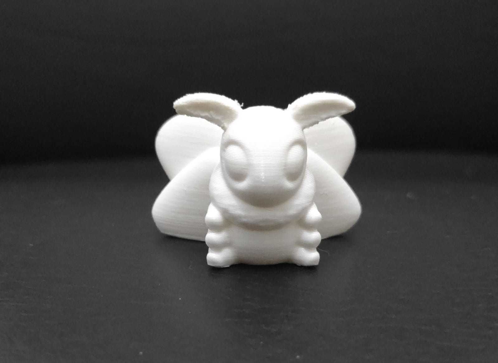 Sitting Moth 3D model 3D printable | CGTrader