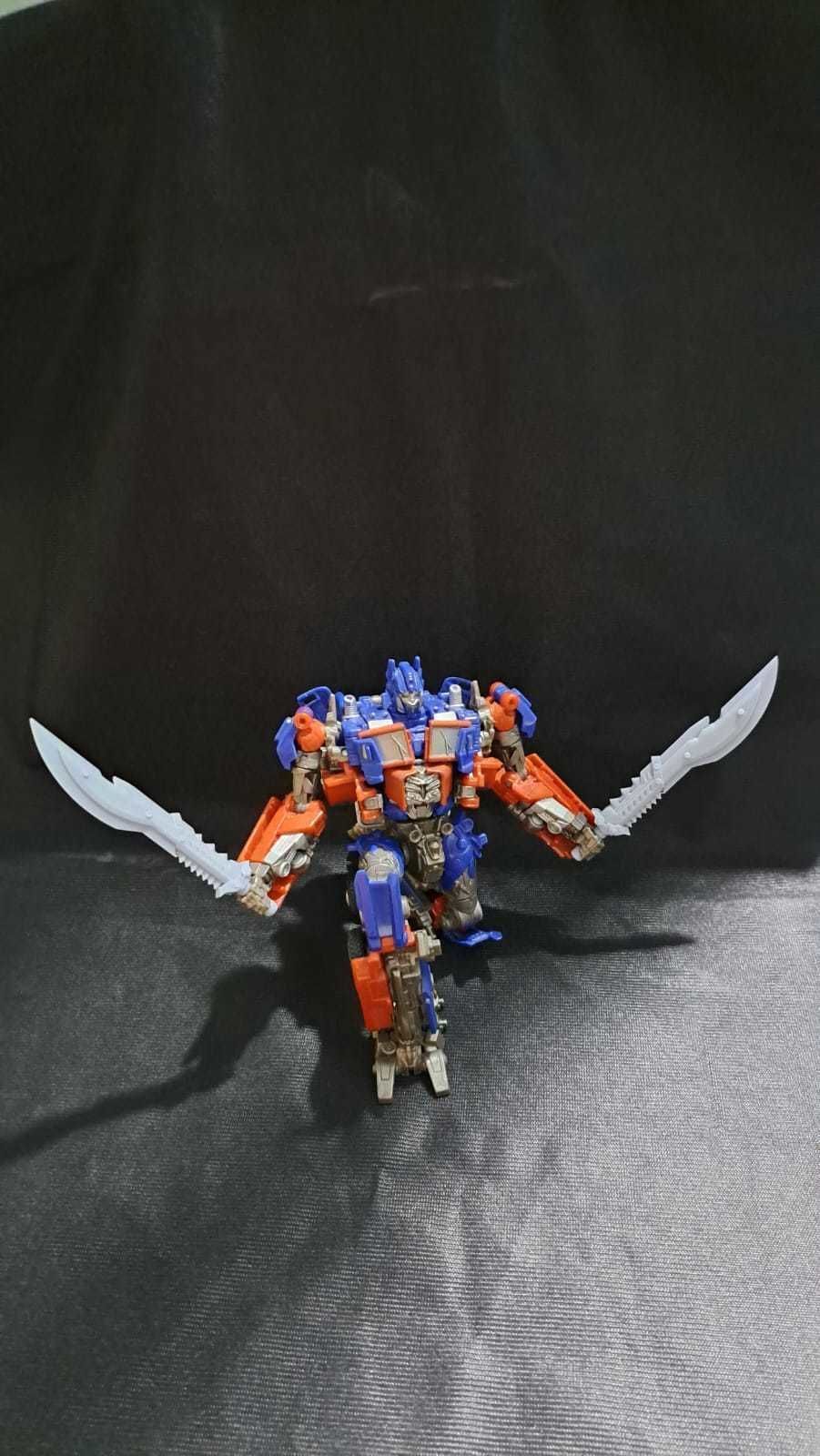 Transformers Rise of the beast Optimus Prime sword A 3D model 3D ...