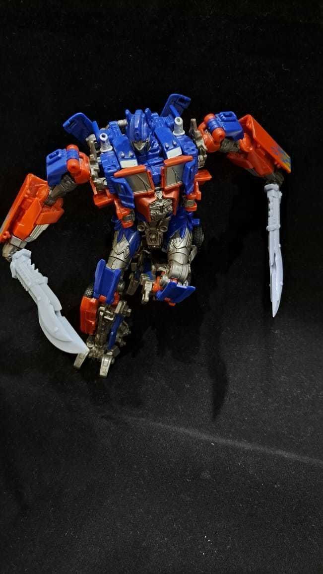 Transformers Rise of the beast Optimus Prime sword A 3D model 3D ...