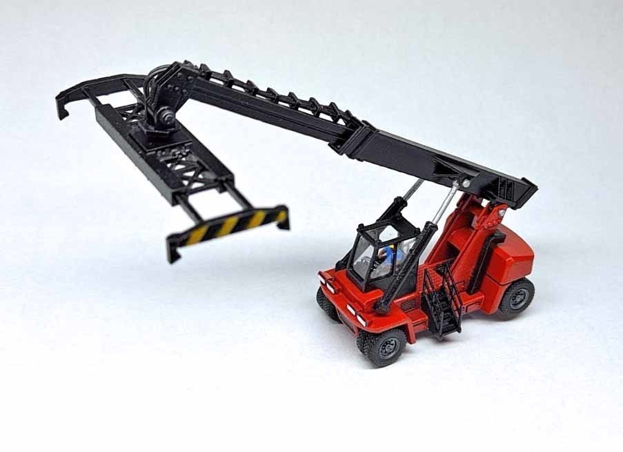 N Scale Container Lifter 3D model | CGTrader