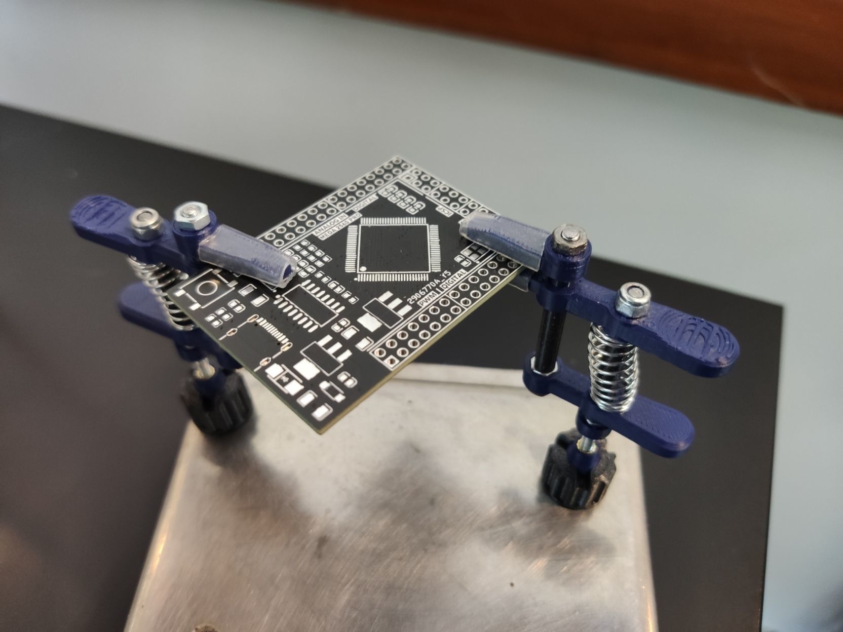 LOW BUDGET OMNIFIXO PCB HOLDER 3D model 3D printable | CGTrader