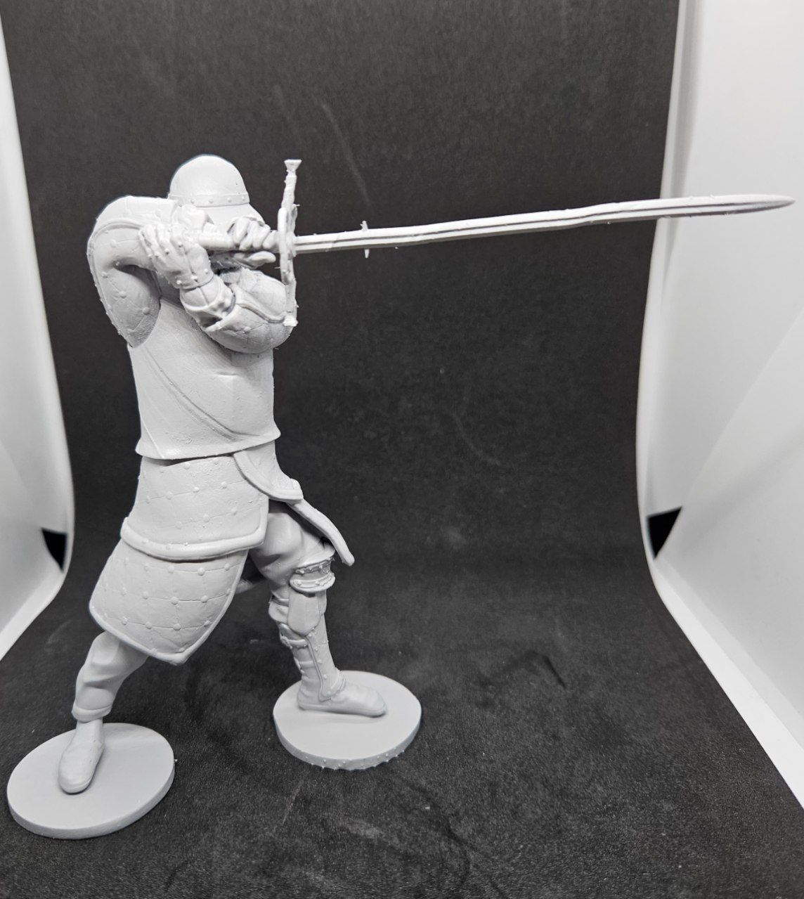 Knight With Two-Handed Sword 3D model 3D printable | CGTrader