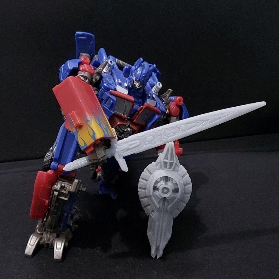 Transformers Optimus TLK Sword and Shield 3D model 3D printable | CGTrader