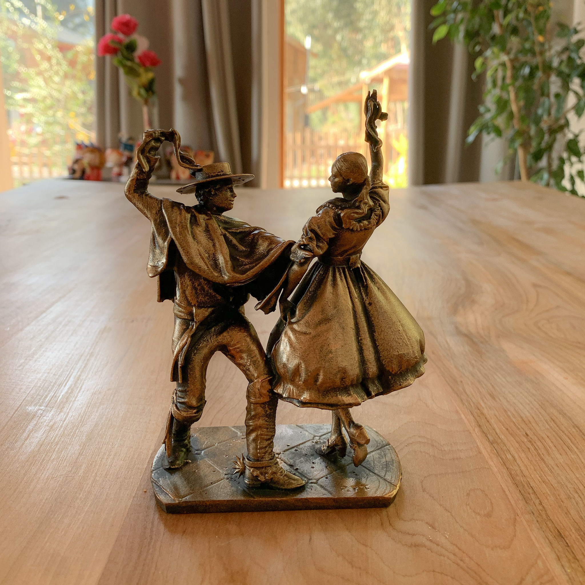 Pareja bailando Cueca 3D model 3D printable | CGTrader Pareja bailando Cueca 3D model 3D printable | CGTrader