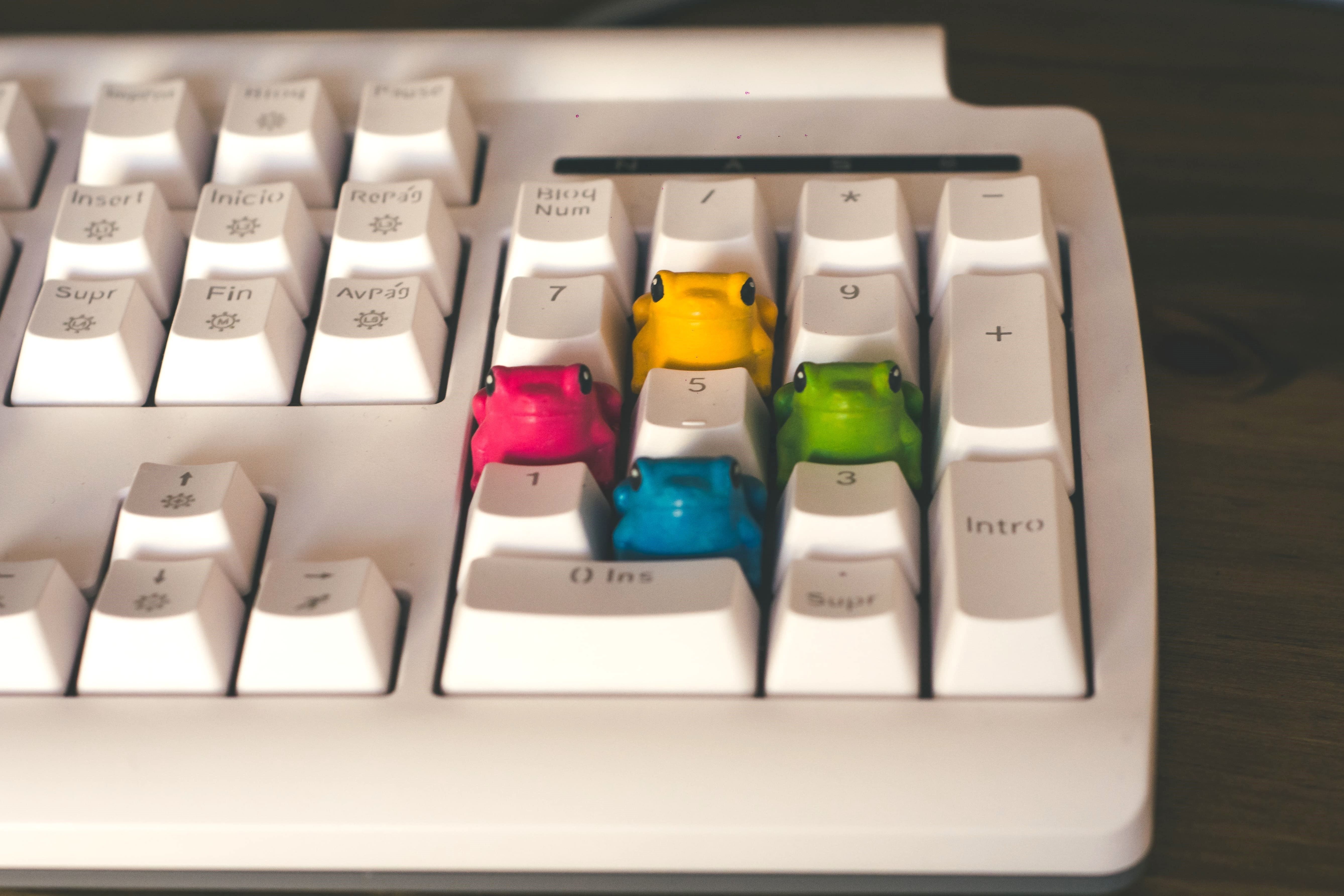 Alien UFO keycap - Mechanical Keyboard 3D model 3D printable | CGTrader