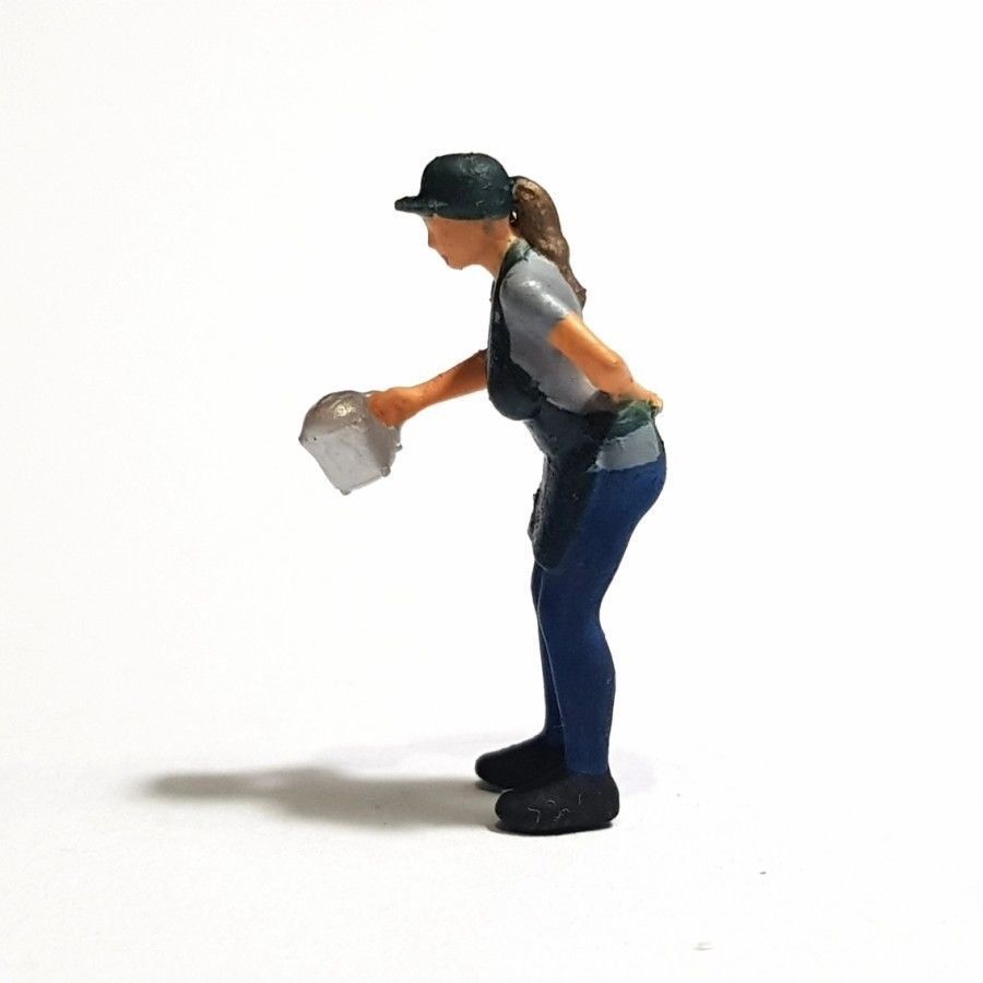 Figure Yeni waiter in 1-64 scale diorama miniature 3D model 3D ...