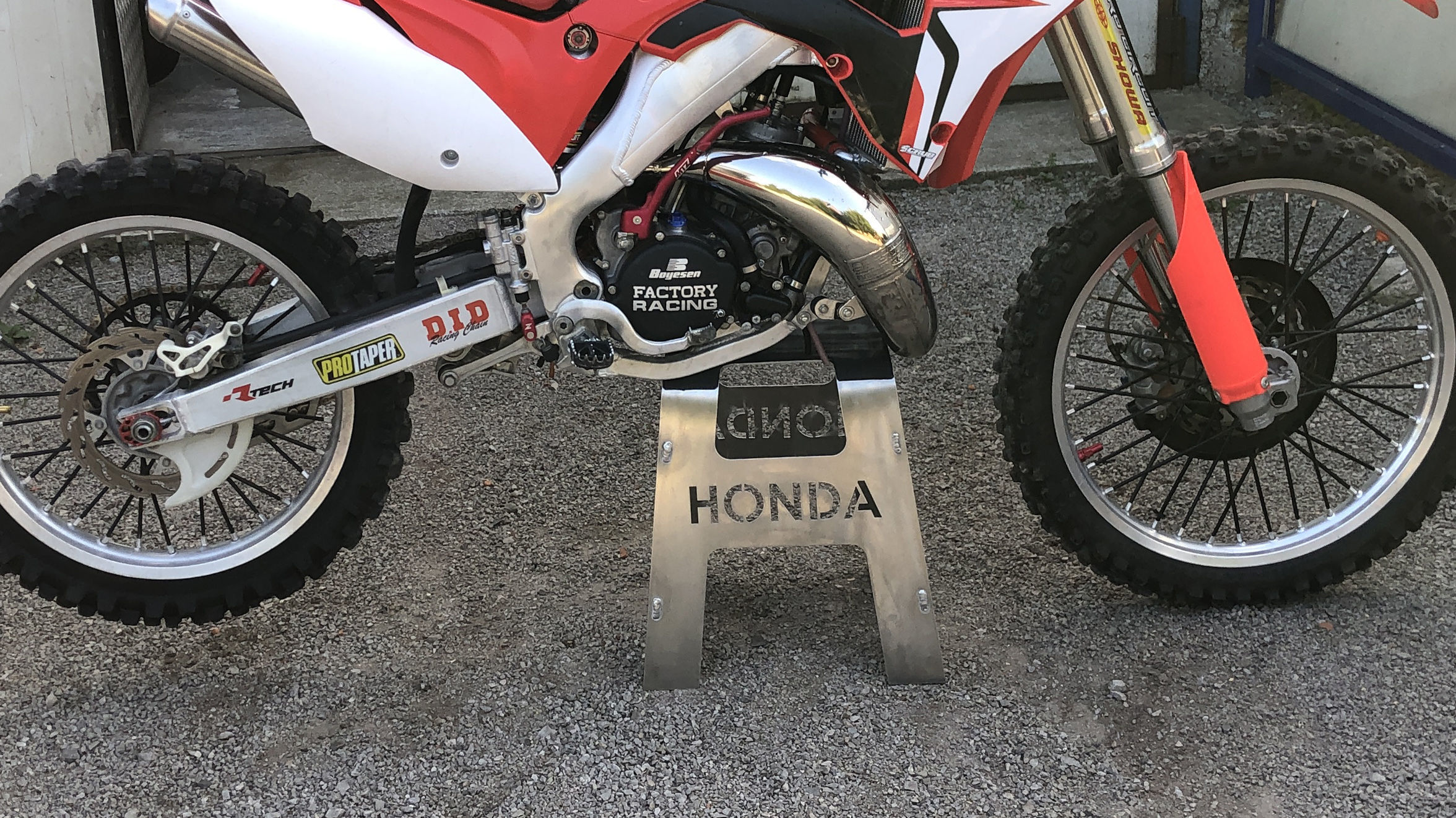 Dirtbike stand HONDA - no logo 3D model | CGTrader